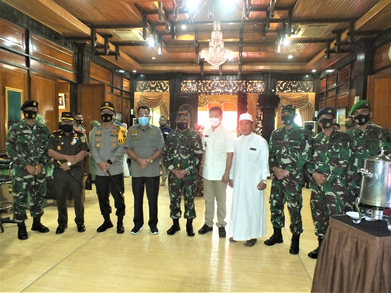 Ketua DPRD Provinsi Kalimantan Selatan bersama Wakil Gubernur ... Ketua DPRD Provinsi Kalimantan Selatan bersama Wakil Gubernur ...